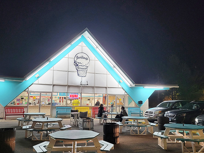 Day or night, Jarling's glows with frozen promise. It's like a lighthouse, but instead of saving ships, it rescues you from a dull dessert life.