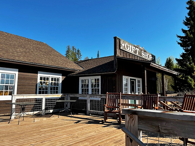 Who needs a log cabin when you've got Rustic Inn? Cozy vibes and pies that'll make you forget all about s'mores by the campfire.