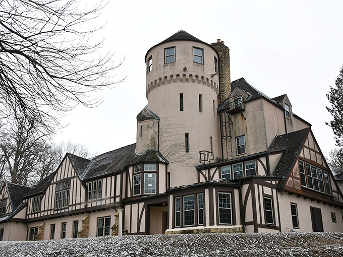 Perched above the Rock River, Stronghold Castle looks like it's guarding some ancient secret. Spoiler alert: it's actually guarding conference rooms!