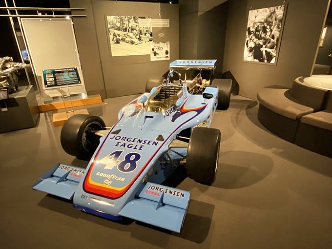 Indy dreams in blue and orange! This sleek machine looks ready to zip around the Brickyard faster than you can say 'Gentlemen, start your engines!
