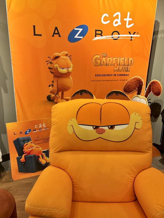 Garfield's got the right idea - kick back and relax in this larger-than-life lazy boy. Lasagna not included.