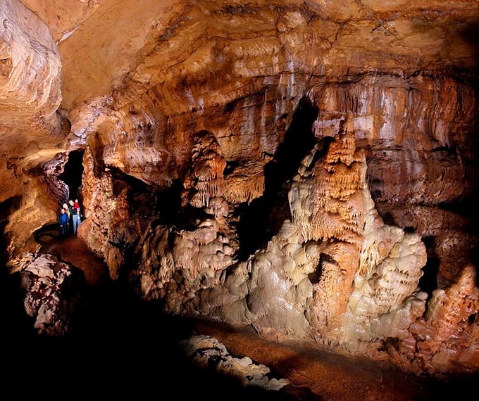 Welcome to the Onyx Ridge, where rock formations put modern architecture to shame. It's like walking through a petrified forest designed by Gaud&iacute; himself.