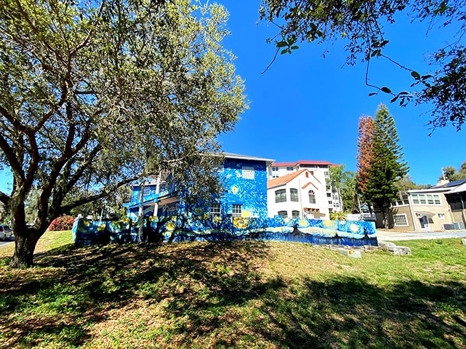 Talk about curb appeal! This house doesn't just catch your eye - it grabs it, twirls it around, and dips it like a tango dancer.