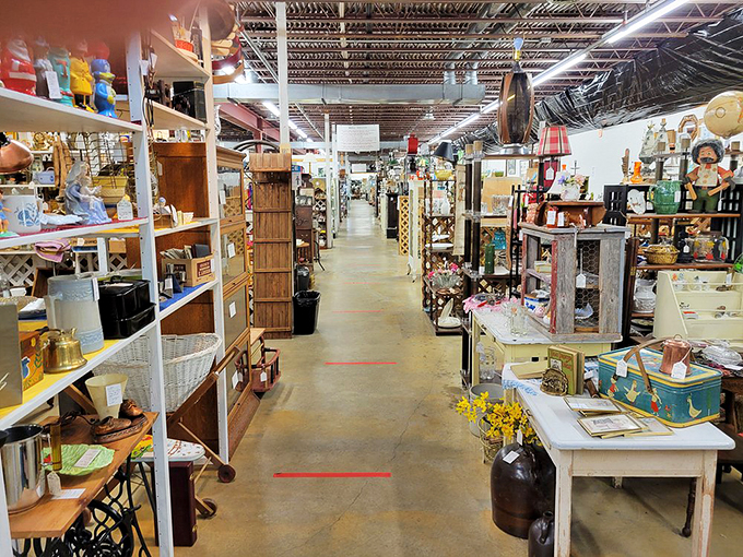 Aisle be back! This spacious interior is a playground for antique enthusiasts. It's like Where's Waldo, but everything's a potential treasure.