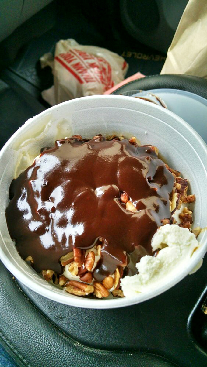 Behold, the Muddle Sundae! A chocolatey chaos so delicious, it'll have you questioning why you ever ate "neat" desserts.