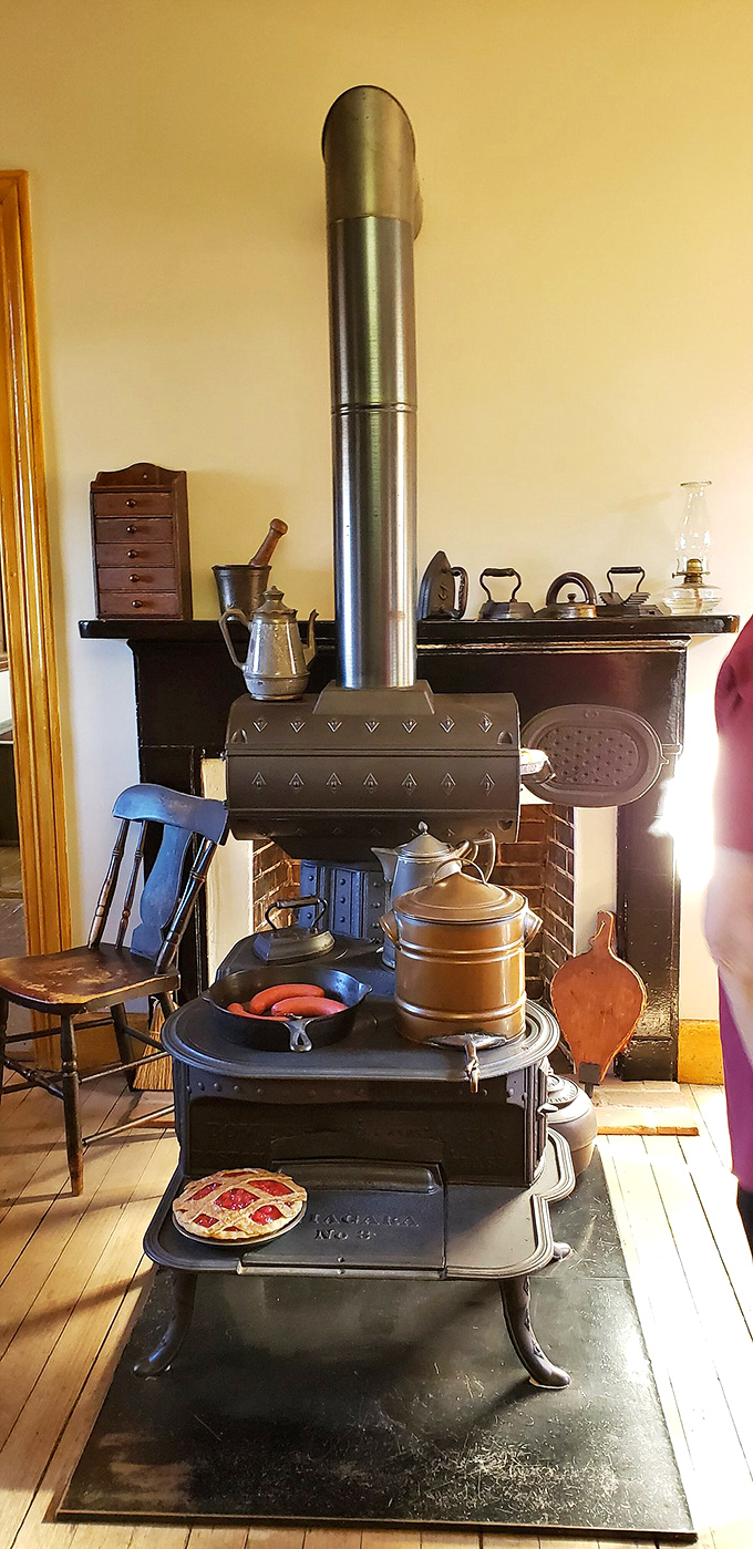 Holy smokes! This vintage stove could cook up a feast fit for a president &ndash; or at least a very hungry general.