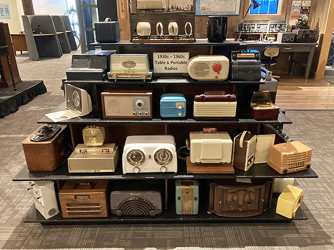 Radios, radios everywhere, and not a podcast in sight! This display is like a greatest hits album of 20th-century listening technology.