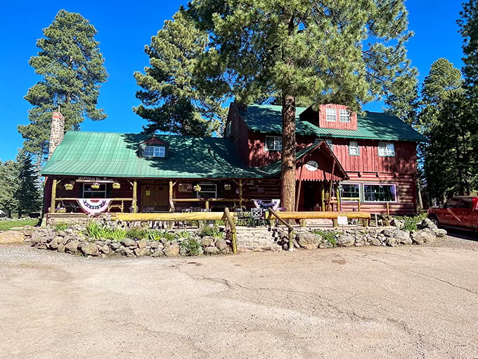 Rustic charm meets mountain majesty at this Alpine lodge. It's like a Lincoln Log dream come true, but with indoor plumbing.