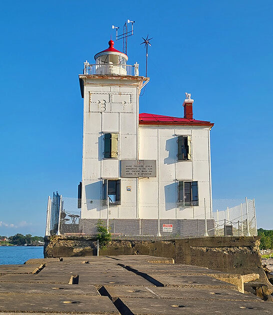 42 foot lighthouse ohio ftr
