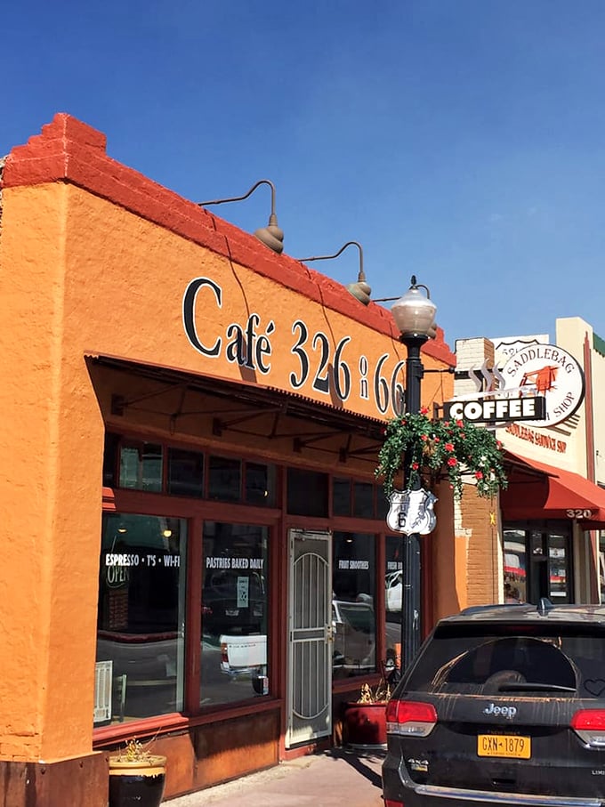 Orange you glad you stopped? This sunny spot is a ray of deliciousness on Route 66.