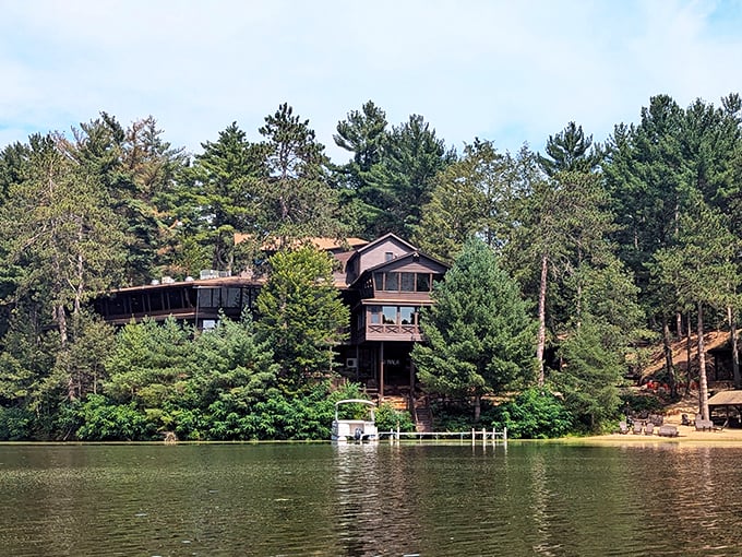 Dine with Mother Nature! This lakeside lodge offers a feast for both your taste buds and your eyes.