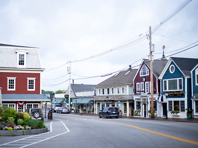 Where coastal elegance meets down-home comfort. These colorful shops are like a bag of saltwater taffy &ndash; impossible to pick just one favorite.