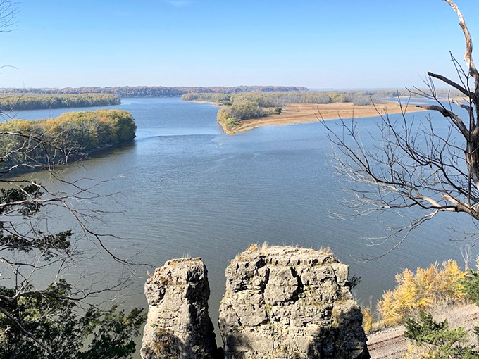 Mississippi Palisades: Where the views are as mighty as the river. It's like IMAX, but with fresh air and no overpriced popcorn.