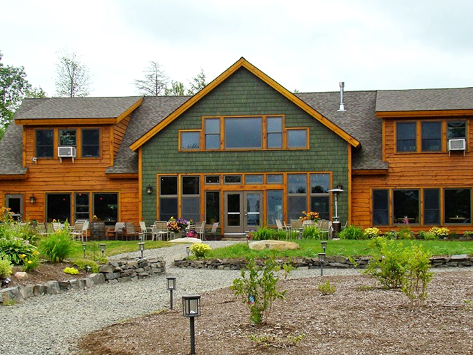 Postcard-perfect views and pulse-pounding rapids: Maine's two-for-one special.