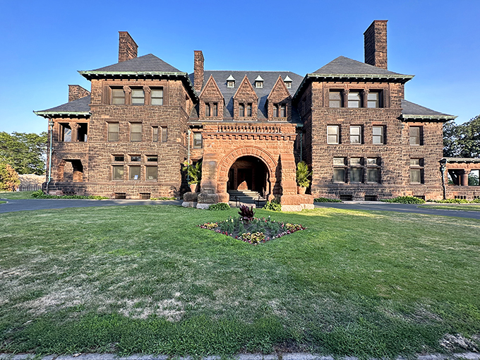Roadside castle alert! This tycoon's dream home is the perfect pitstop for your St. Paul adventure.