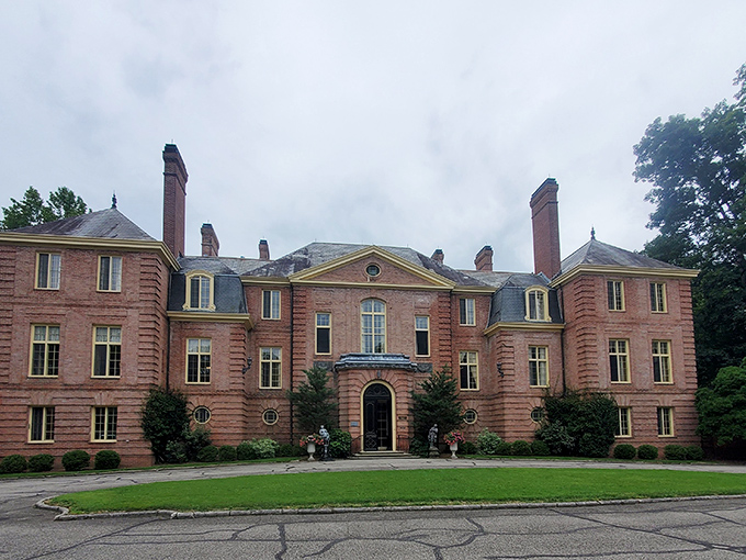 From railroad magnate to flower fanatic. Kingwood's blooms are so vibrant, they make a train whistle look dull.