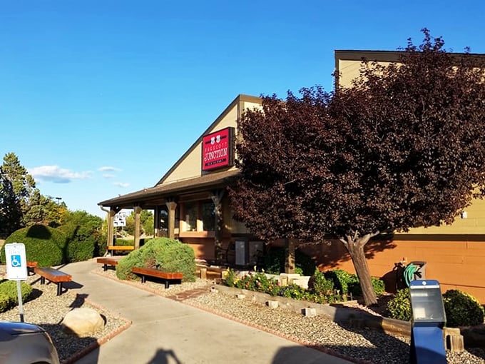 Cozy cottage vibes and portions that could feed a small army &ndash; Prescott Junction is comfort food's secret hideout. Prepare for a delicious food coma!