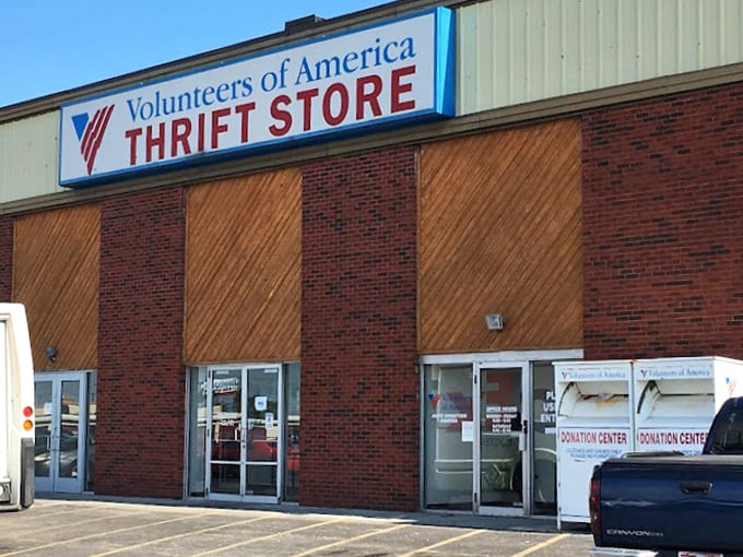 Red, white, and "ooh, that's a good deal!" Volunteers of America Thrift Store is a thrifter's star-spangled dream.