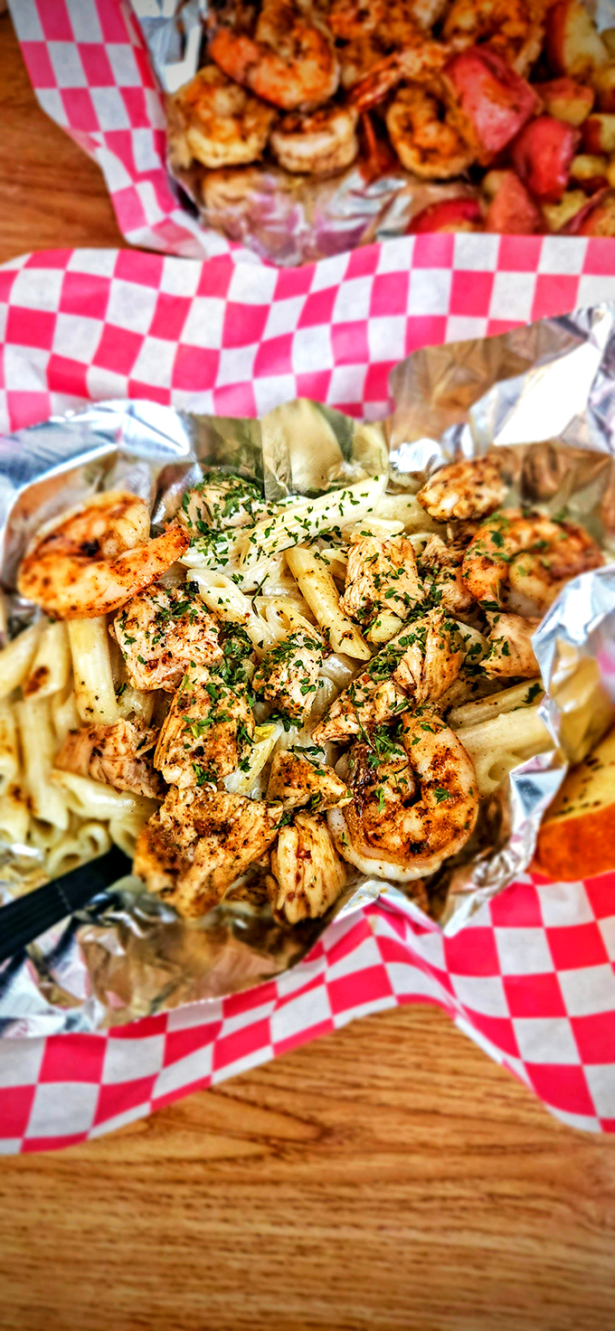 Pasta meets the sea in this mouthwatering masterpiece! It's like a beach party where carbs and seafood decided to tango.