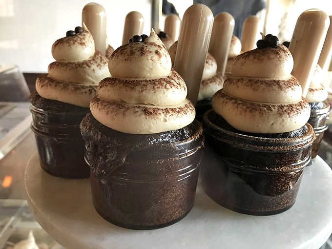 Mason jar cakes: Proof that good things come in small packages. These tiny treats pack more flavor than a season of "The Great British Bake Off."