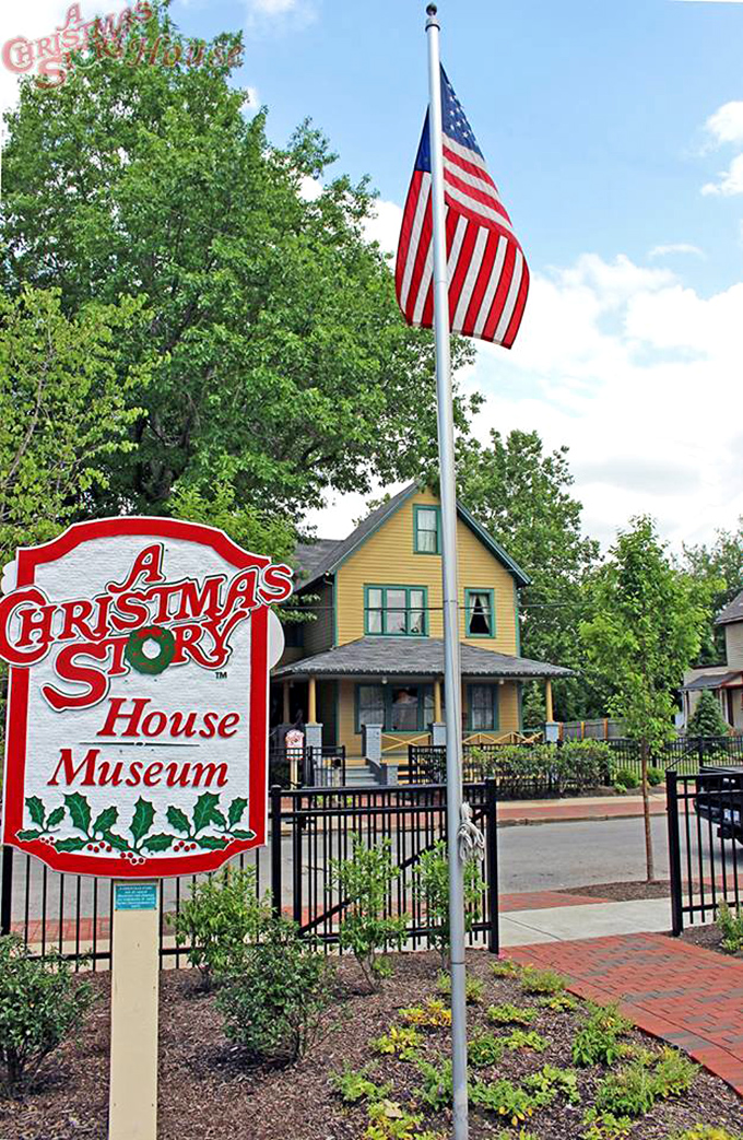 "You'll put your eye out, kid!" The sign says it all - welcome to the ultimate Christmas Story pilgrimage site.