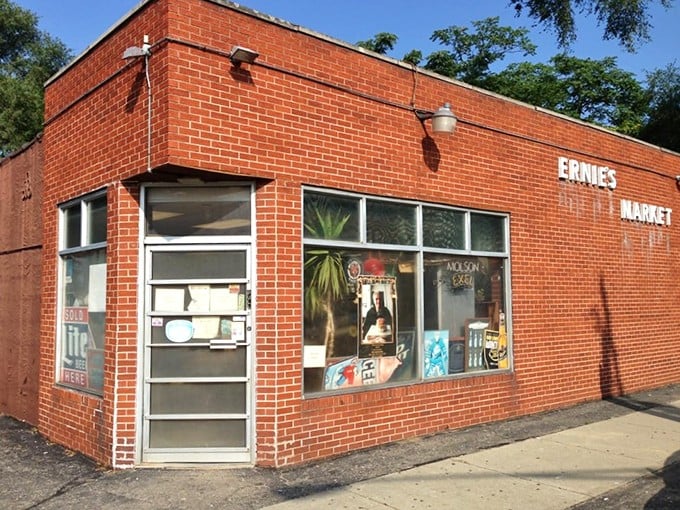 Time-travel for your taste buds! Ernie's retro exterior promises a nostalgic nosh you won't forget.