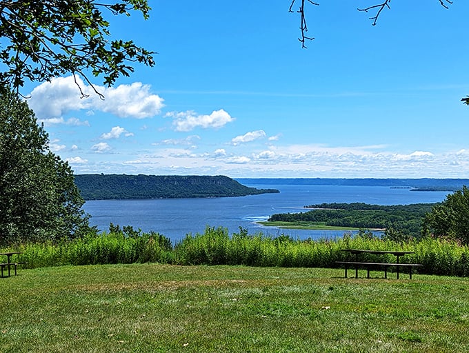 Frontenac State Park: Where the Mississippi puts on its best blue ribbon performance. A vista that'll make your heart soar.