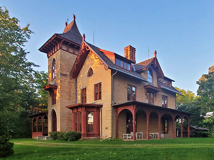 Fairytale pit stop! Trade highway monotony for a dash of Gothic Revival magic at this Hastings hideaway.