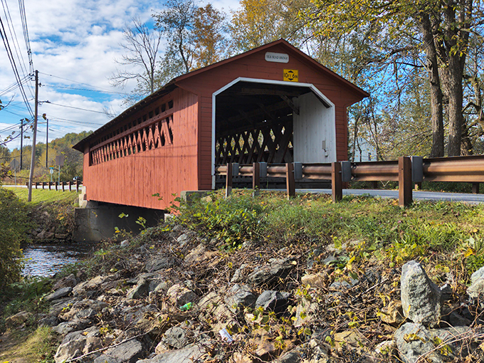 Roadtrippers, prepare for a smooth crossing! This crimson cutie is your ticket to old-school cool.