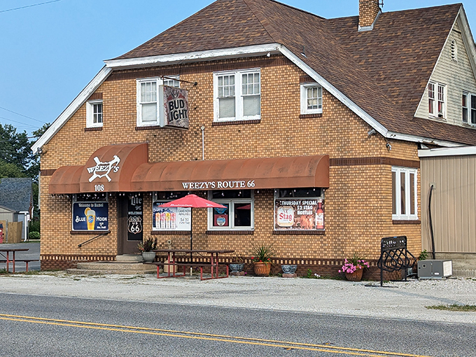 Get your kicks (and your burgers) on Route 66! Weezy's serves up road trip nostalgia with a side of crispy onion rings.