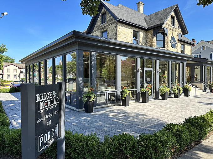 Pinterest boards, eat your heart out! This Lake Geneva gem turns "I wish" into "I have" faster than you can say "redecorate."