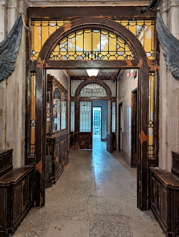 Park your fears at the door and step into a time warp of terror. This asylum is the ultimate thrill ride!