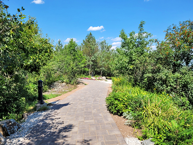 East meets Midwest in this serene retreat. The Japanese Peace Bell invites moments of zen amidst breathtaking vistas.