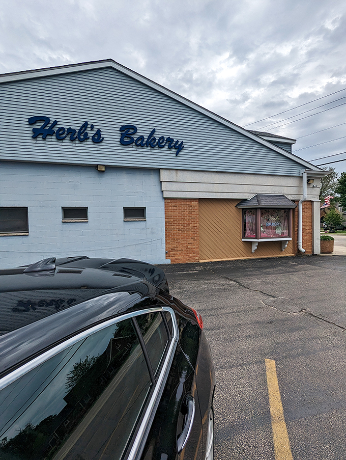 Step into Herb's, where the neon 'Open' sign is your bat signal for baked goods. Holy cannoli, Batman &ndash; we've found pastry paradise!