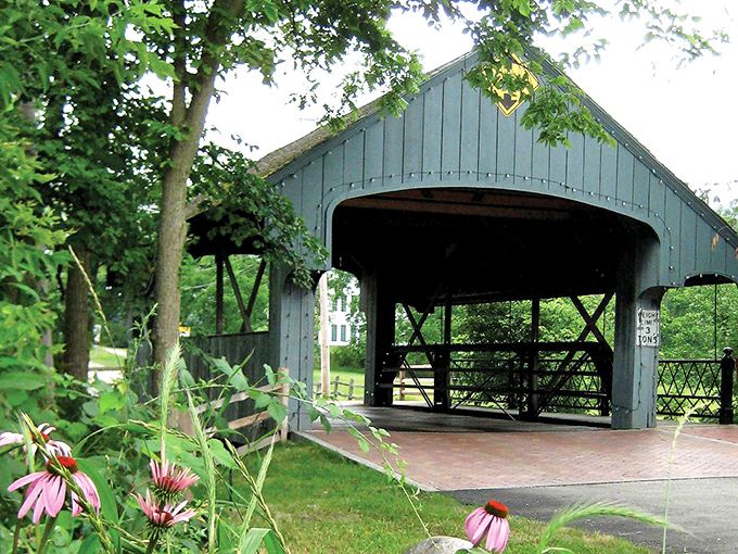 Covered bridge alert! Long Grove's historic charm is sweeter than the treats at its famous Confectionery. Dentists, beware!