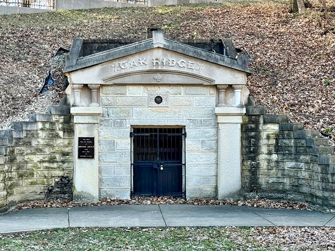 A stunning memorial fit for a president. Honest Abe would probably say it's a bit much, but we think he secretly loves it.