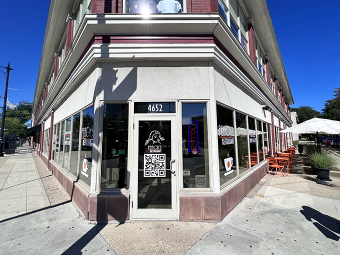 Who needs a map when your taste buds can lead the way? Peach's is the hidden gem that makes getting lost a delicious adventure.