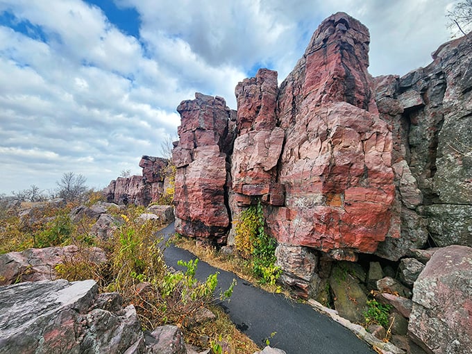 Red rocks, sacred stories! Witness living history in this culturally rich landmark.