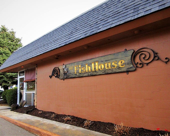 Dive into deliciousness! This unassuming spot is serving up fish so fresh, you'll think the Illinois River suddenly turned salty.