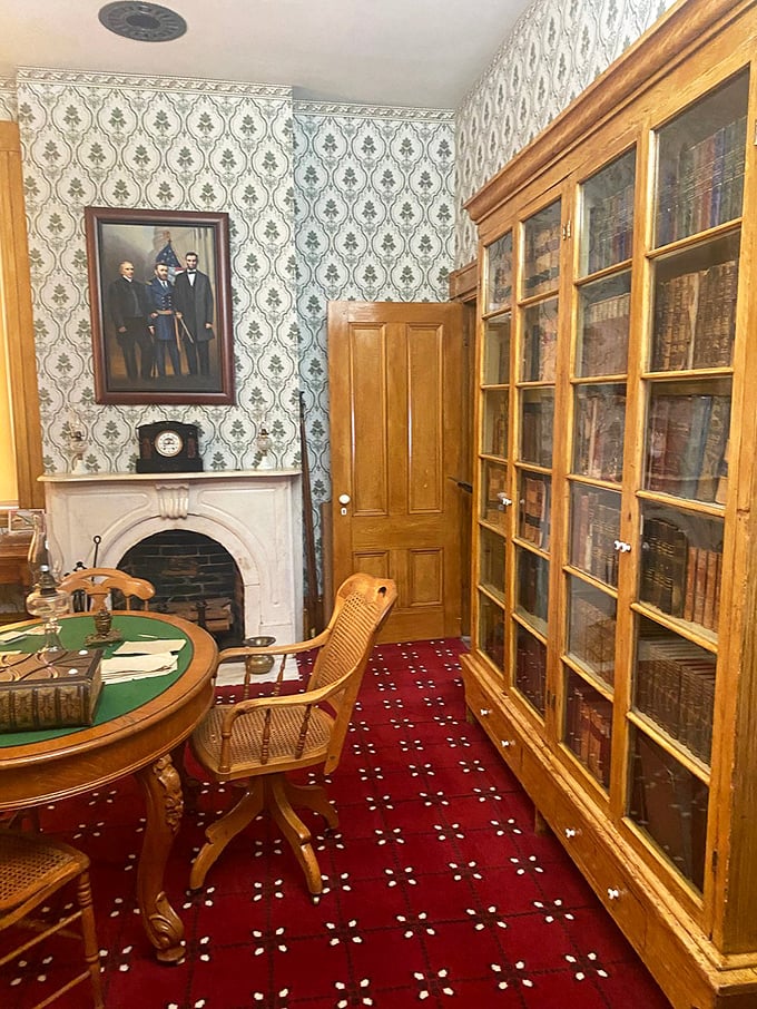 Bookworms, rejoice! This library could give the Library of Congress a run for its money &ndash; in coziness, at least.