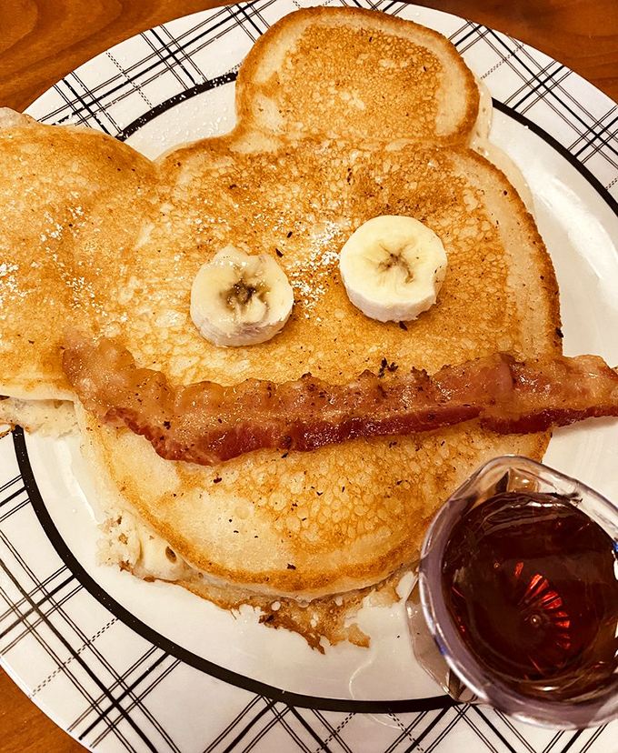 Mickey Mouse, eat your heart out! This pancake's got more personality than a Disney parade. With bacon for a smile, it's the happiest breakfast on Earth.