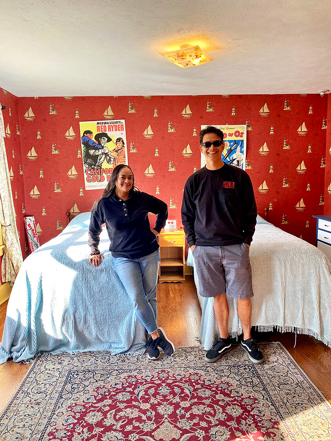 Smile and say "fudge!" These tour guides know more Christmas Story trivia than Ralphie knows about Red Ryder BB guns.