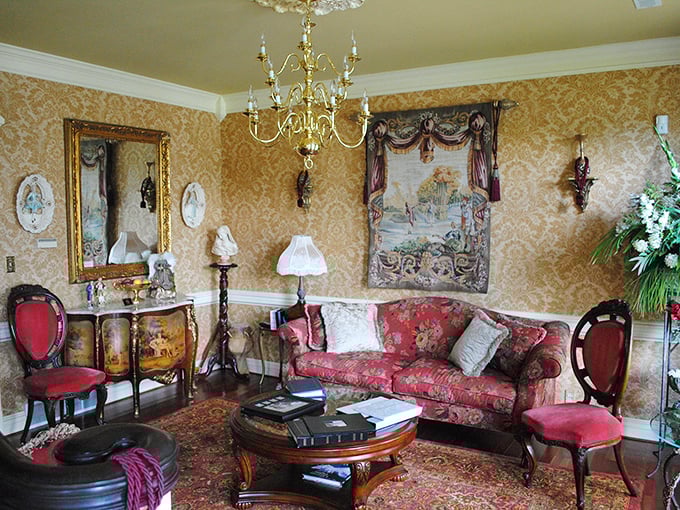 Bookworms, rejoice! This reading nook is what happens when literature and luxury have a beautiful baby.