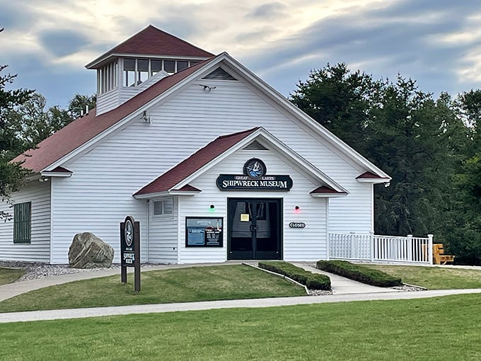 Step into shipwreck central, where "finding Nemo" takes on a whole new meaning. This museum's got stories deeper than Lake Superior.