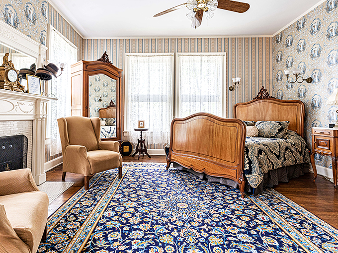 Sleeping Beauty's got nothing on this bedroom. With wallpaper fit for a palace, you might just wake up feeling like royalty.