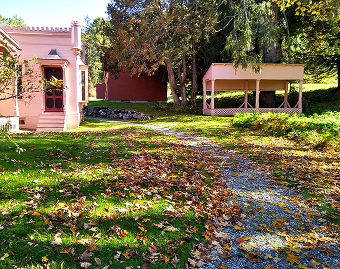 Autumn leaves and pink eaves: A scene so picturesque, it's like Mother Nature and Martha Stewart joined forces.