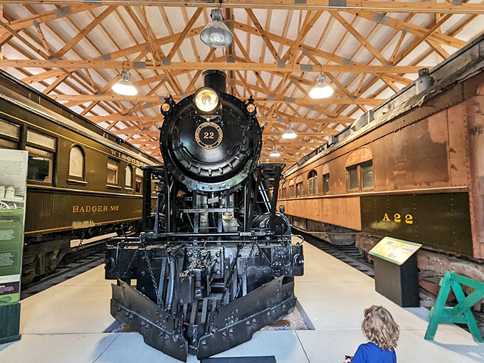 Engine 22, ready for its close-up! This behemoth of steel and steam stands proudly, a testament to American ingenuity.