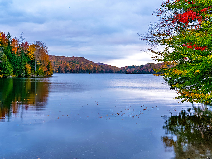 Paddle into serenity: Green River Reservoir offers social distancing the way Mother Nature intended.