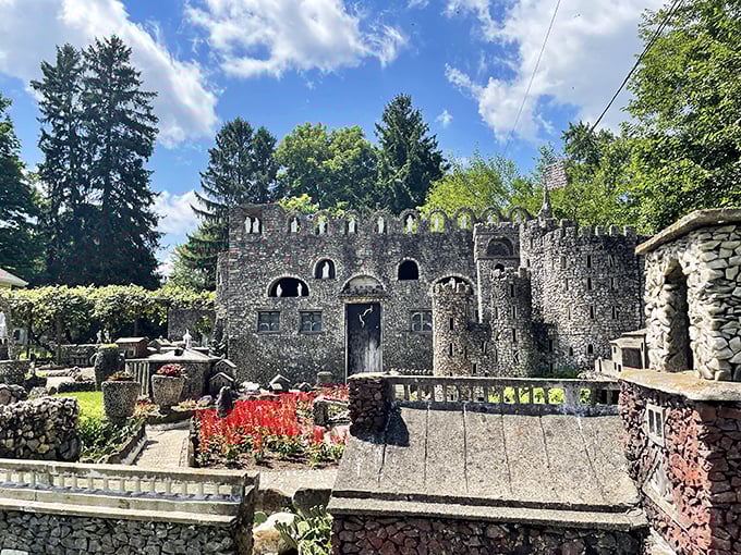 "Road trip rule: Always stop for buildings shaped like everyday objects. Newark's basket case is a must-see!"