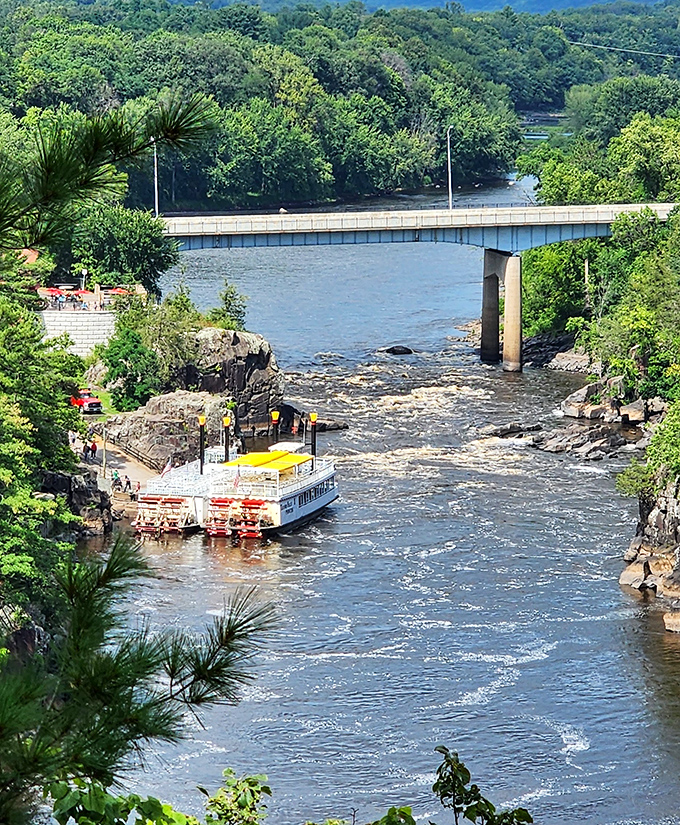 That tour boat floating through the Dalles looks like the perfect way to see these cliffs without all that pesky hiking.